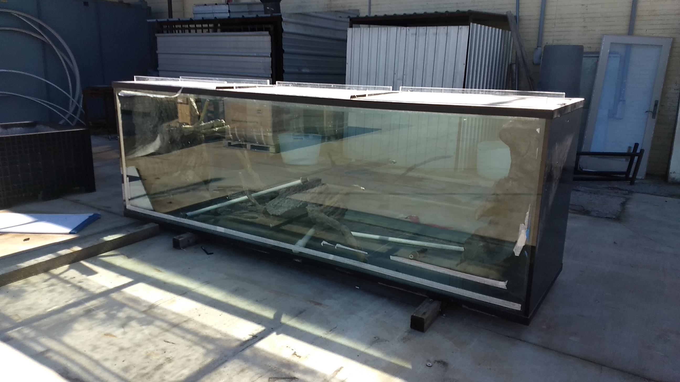 Fish Gallery Tank -1250 gallon– (Houston ,Texas) – giant aquariums